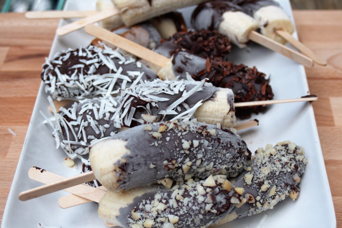 Chocolate Dipped Frozen Banana Pops – akukskitchen.com